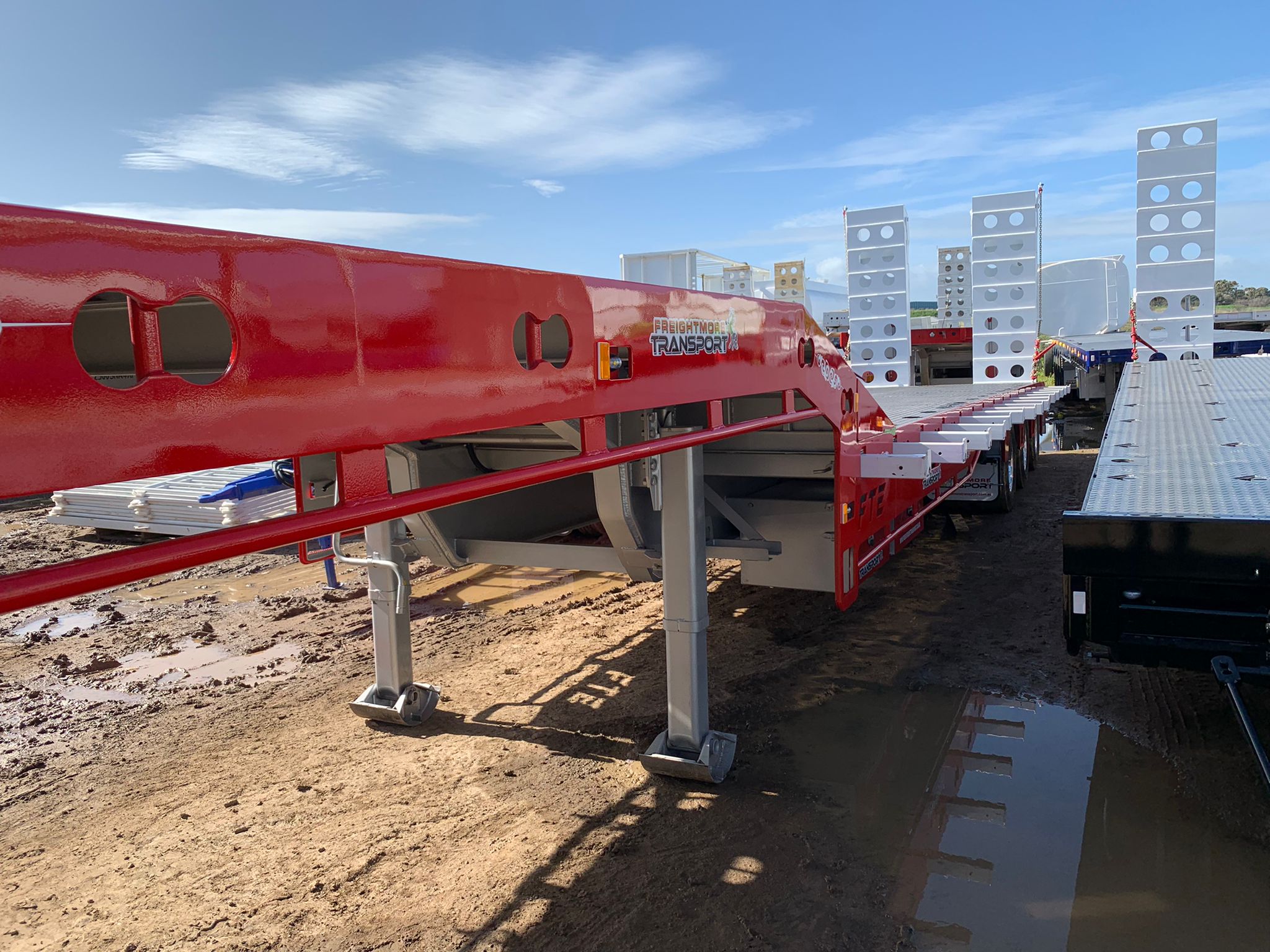 DROP DECK Out Riggers – Freightmore Transport